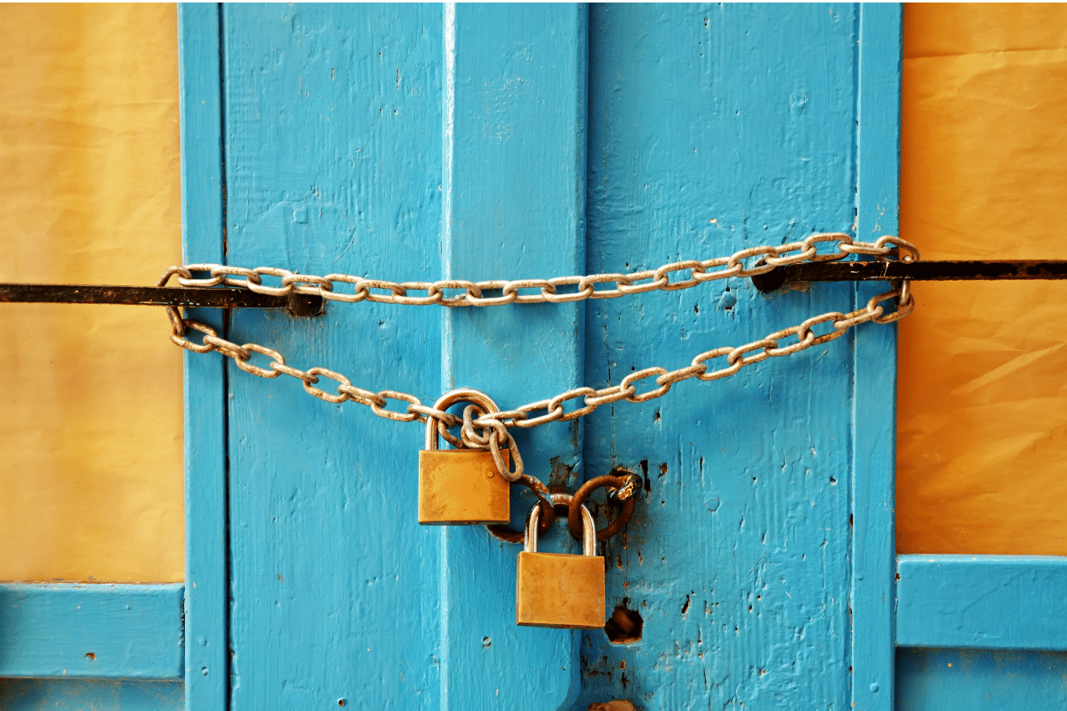 Common Mistakes to Avoid When Choosing the Best Puck Lock - Tools Row